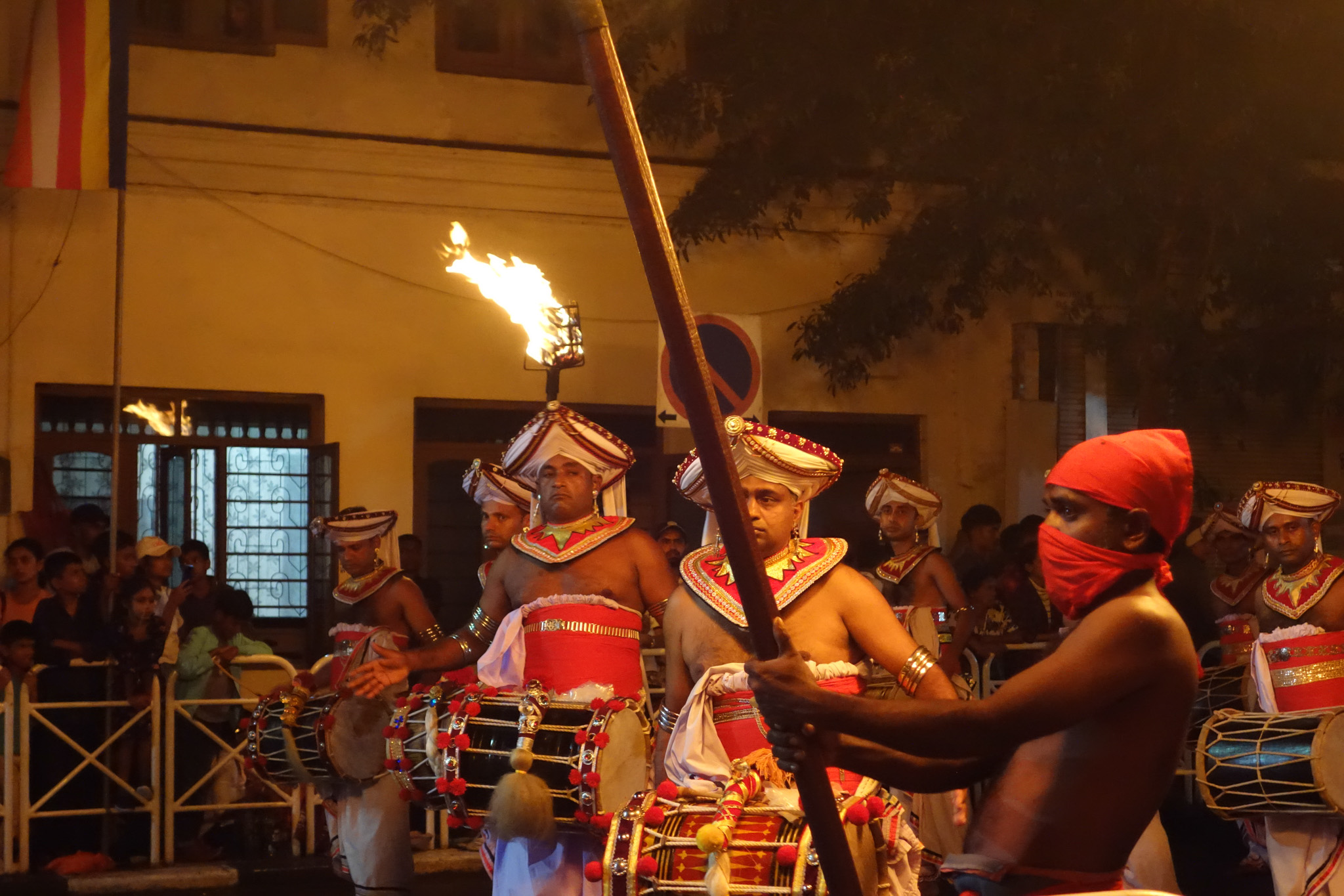 How to Experience the Magic of Kandy Perahera 2026: Sri Lanka's Most ...